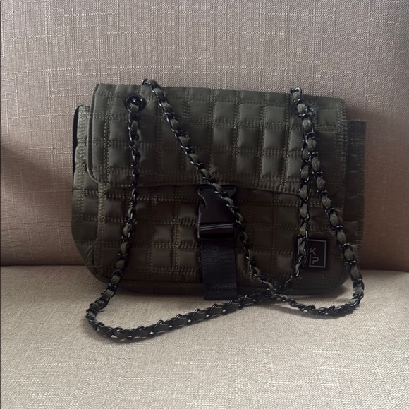 Ihkwip | Bags | Green Quilted Crossbody Bag With Chain Strap | Poshmark
